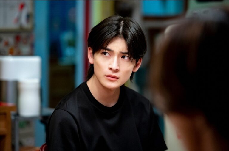 「君の花になる」“弾”高橋文哉ら8LOOMが涙の決断 「びっくりし過ぎて泣いた」「推しがいて、このドラマを見ると複雑」 | エンタメOVO（オーヴォ）